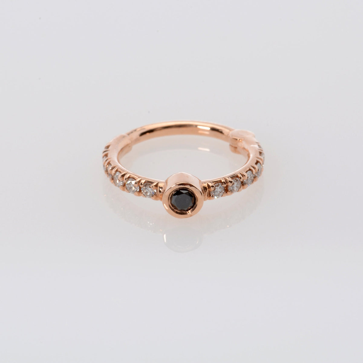 Central Black Diamond Piercing – Magic Hammer