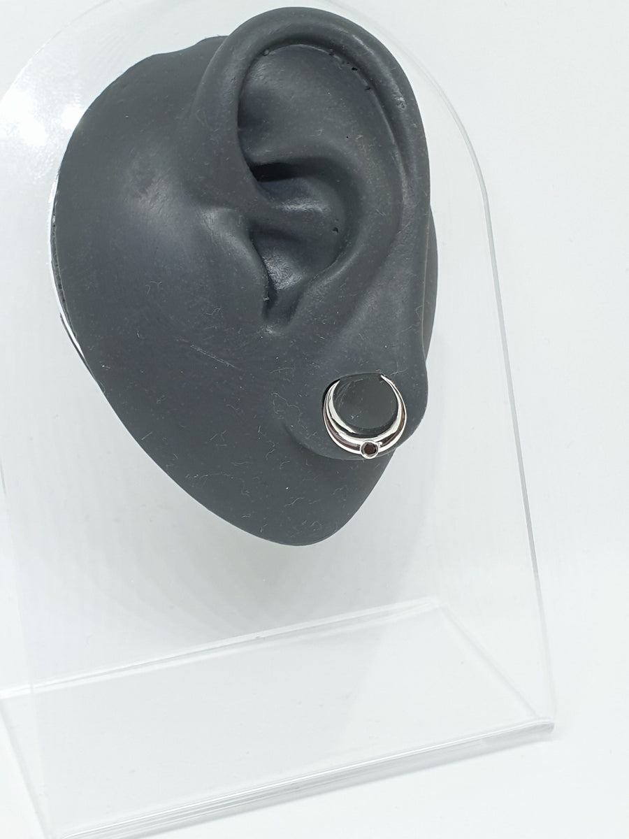 Real Gold Ear Tunnels With Central Diamond – Magic Hammer