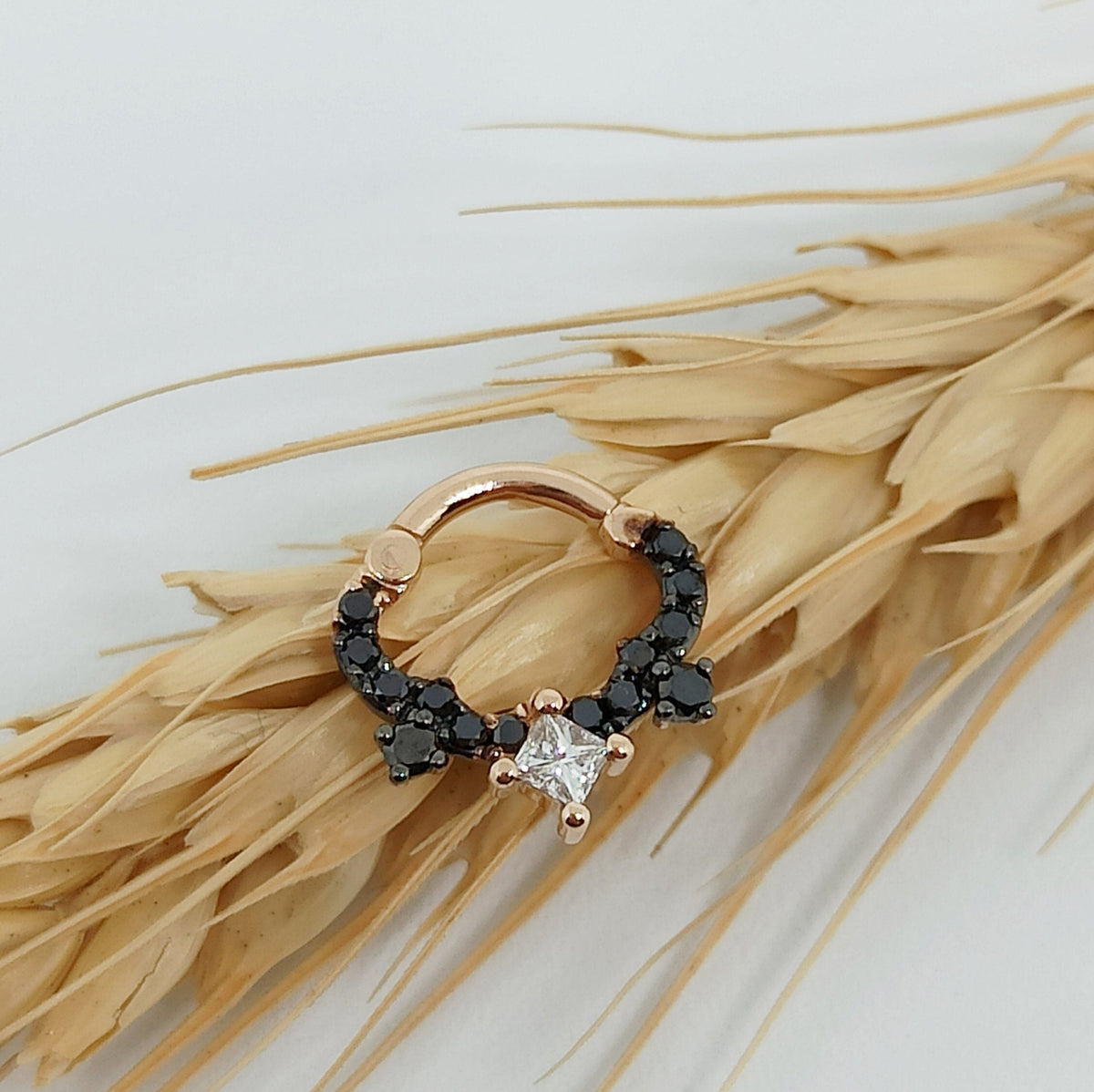 Bella Piercing – Magic Hammer