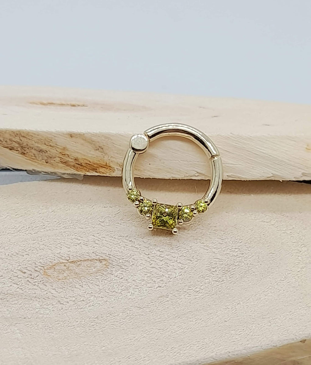Cartilage Earring 14k Yellow Diamond – Magic Hammer